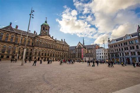 Uchwyć najbardziej fotogeniczne miejsca w Amsterdamie z lokalnym