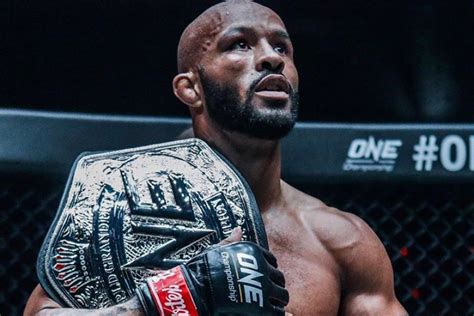 Demetrious Johnson não tem dúvida e crava Jon Jones como melhor lutador