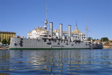 Преди 99 години „Аврора” възвестява диктатурата на болшевизма