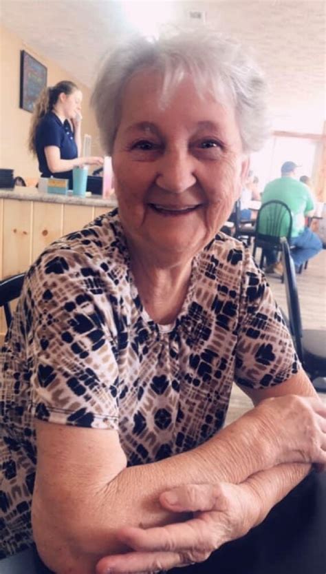 Obituary Of Doris E Iser Edwards Funeral Home Inc Serving Doniph