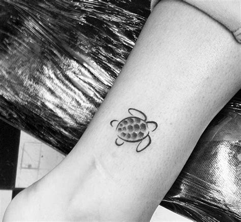 Los Tatuajes De Tortugas Marinas Se Crean Constantemente De La Manera