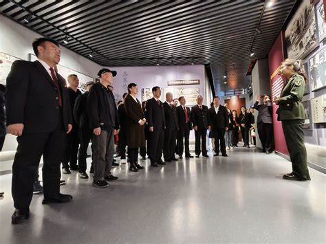 甘州区东街街道金安苑社区： 清明祭英烈 缅怀寄哀思