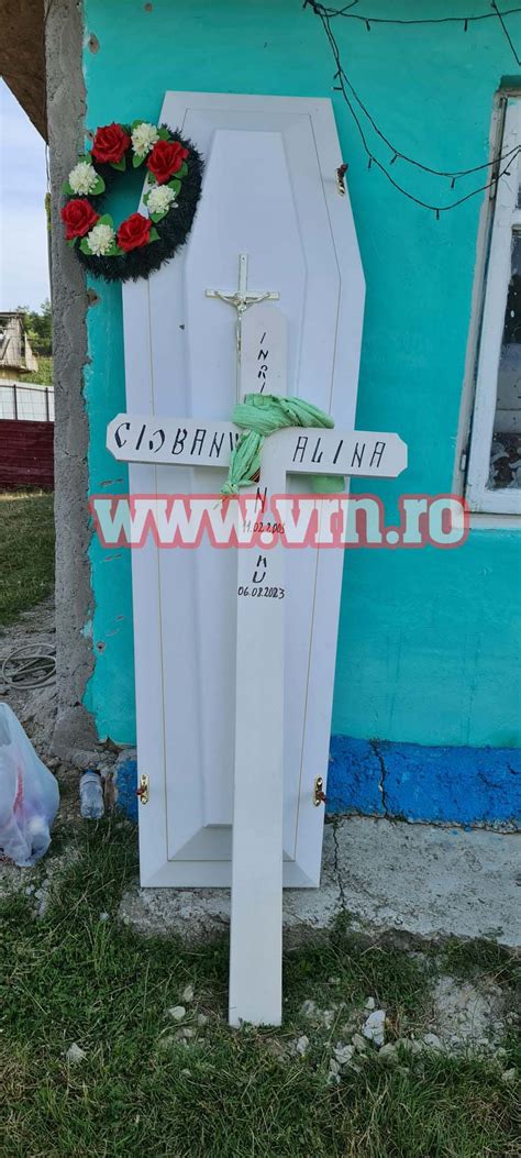 Fata Ucisă La Mangalia Condusă Pe Ultimul Drum Tatăl Alinei Ciobanu A Lipsit De La