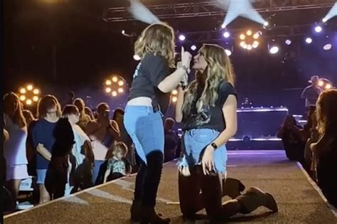 Watch Carly Pearce Invite A Talented Young Fan Onstage To Sing