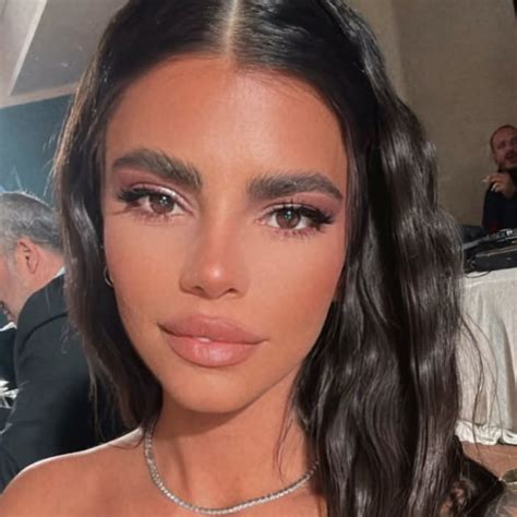 𝒯𝓇𝒶𝒸𝓎 𝑅𝒾𝓏𝓀 𝒮𝒶𝓁𝑒𝒽 Tracyrizksaleh • Threads Say More