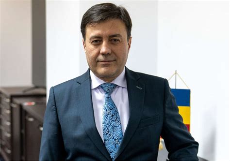 Florin SpĂtaru Cursdeguvernarero