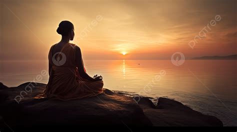명상하는 불교도는 해변에서 포즈를 취하고 일몰을 본다 명상 그림 무료 배경 일러스트 및 사진 무료 다운로드 Pngtree