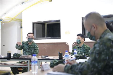 周廣齊主持戰訓整備會議 期強化作戰能量 軍聞 周廣齊主持戰訓整備會議 期強化作戰能量 青年日報