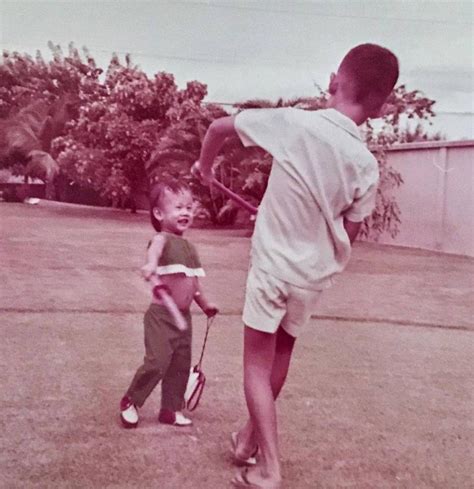 Photo Gallery “จีรานุช ภิรมย์ภักดี” โพสต์ภาพวัยเด็กในอดีต อาลัยรักพี่ชาย “นิดหน่อย จุตินันท์”