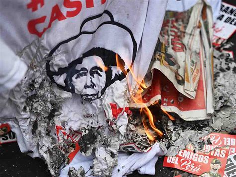 Pedro Castillo fue detenido por su propia escolta señalan medios de Perú