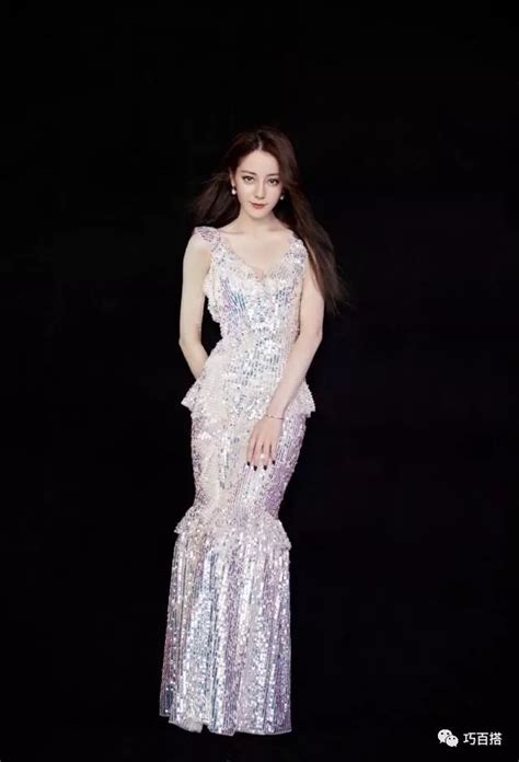 迪丽热巴生日会，身穿“人鱼裙”秀出窈窕身材，女生看到都晕倒凤凰网