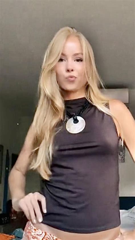 Elles Puffy Nipples Again 👅 Rizaandellelewd