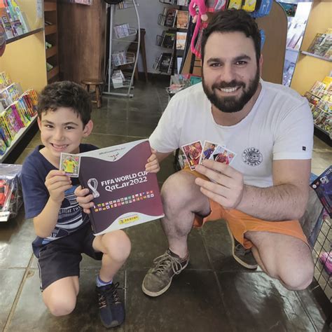 Jovem Cravinhense Consegue Tirar 4 Figurinhas Raras No Álbum Da Copa Do