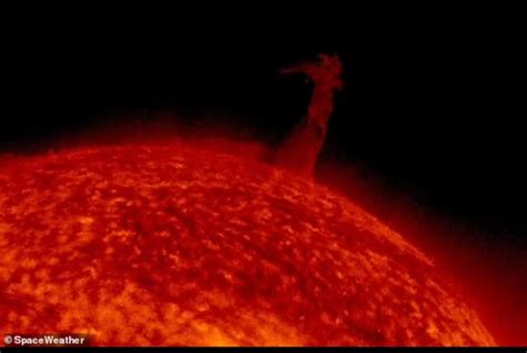 Nasa Tangkap Gambar Pusaran Tornado Matahari Republika Online