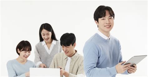 ‘똑똑한 챗gpt가 쓴 에세이로 대학 가고 자소서로 취업 가능할까