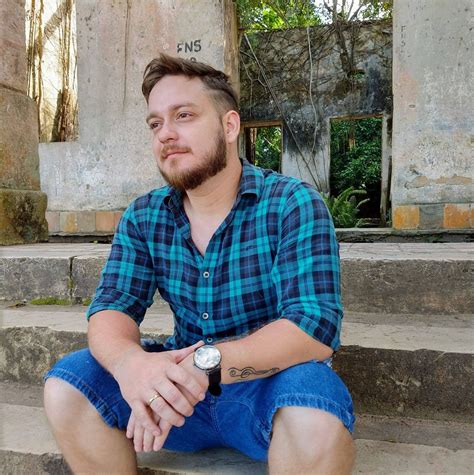 A Voz de Ibaiti e Região MANAUS Cantor Igor Moreira é assassinado