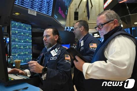 사상 최고 美증시에 상반된 평가정당한 랠리vs지속 못할 거품 뉴스1
