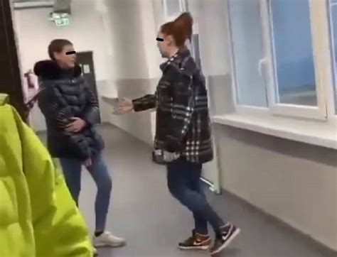 Gest incalificabil într un liceu din Reșița O fată de 15 ani a confundat școala cu ringul de box