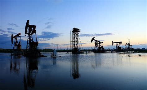 Cuál es el origen la historia y el impacto del petróleo en el