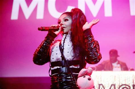 Lil Kim To Release The Queen Bee Memoir This Fall Photo