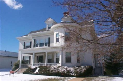 632 Highland Ave Fall River Ma 02720 Mls 70090825 Redfin