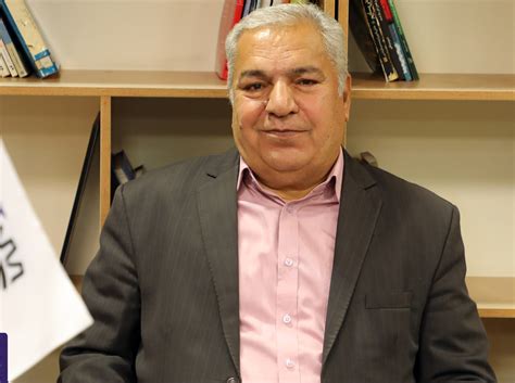 اتباع افغان بازار گل ایران را قبضه کردند