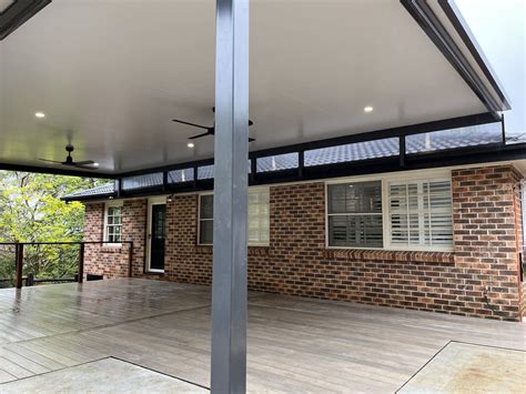 Stratco Cooldek Pergola With Riser Brackets And Composite Deck