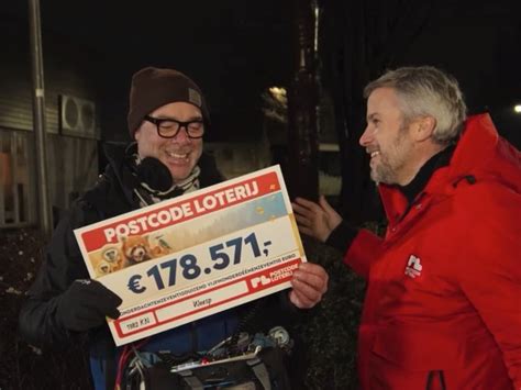 Winston Gerschtanowitz Verrast Nietsvermoedende Geluidsman Met Enorme