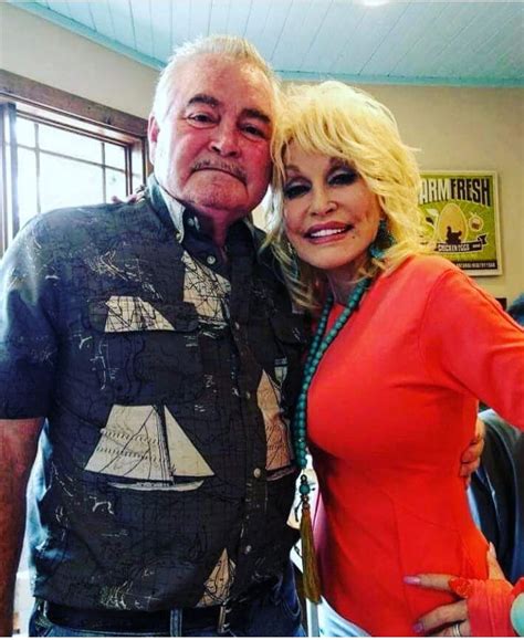 Dolly With Her Brother Bobby Dolly Parton Dolly Parton Pictures