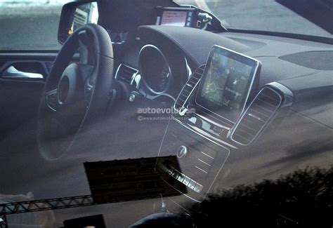 2015 M Class W166 Facelift Interior Borrows Some Porsche Cues