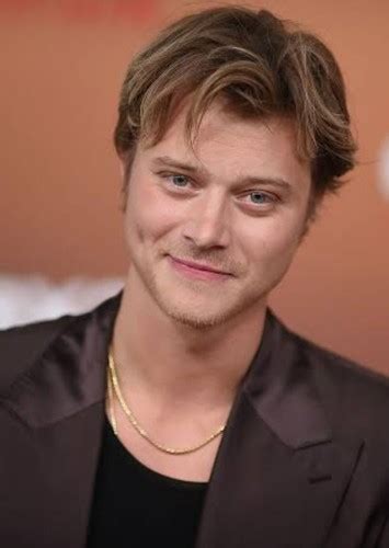 Steve Fox Fan Casting For The Elder Club Mycast Fan Casting Your Favorite Stories