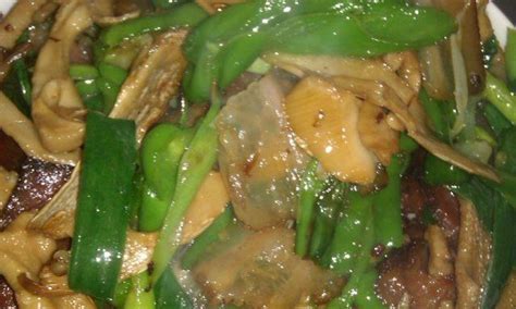 蒜苗炒腊肉这样做，色香味俱全，好吃得根本停不下来腊肉蒜苗干笋子新浪新闻