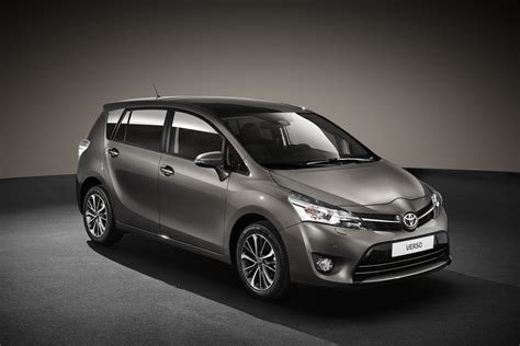 Toyota Verso 1 8 VVT I 147 CVT Dynamic Monospace Auto Journal