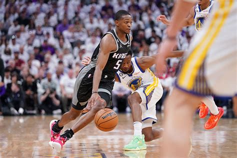 Deaaron Fox Lifts Kings Past Warriors For 2 0 Series Lead