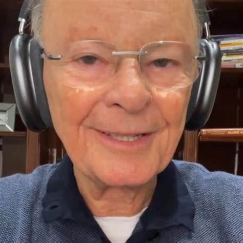 Podcast Bispo Edir Macedo O Espírito Santo é a essência de Deus para