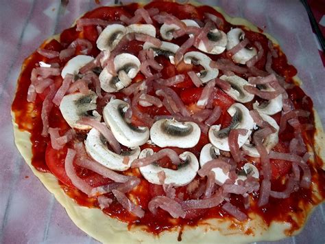 Recette De Pizza Aux Champignonsbaconmozzarella