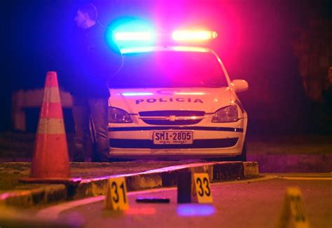 Un Policía Mató A Sus Dos Hijos Le Disparó A Su Esposa Y Luego Se Suicidó