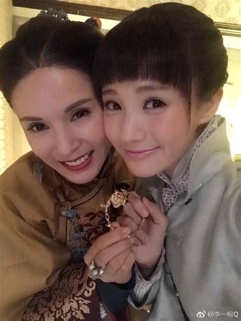 劉亦菲和李若彤誰才是最美小龍女？李若彤之後再無小龍女？ 每日頭條