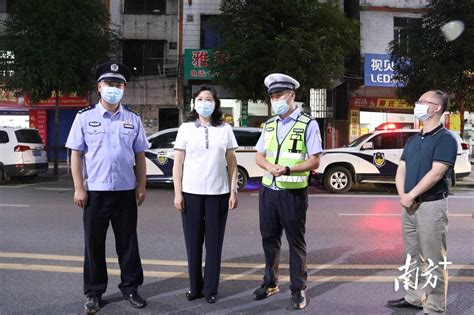 毫不放松持续抓好道路交通安全工作邓菲率队督导交通整治工作路面全县公安
