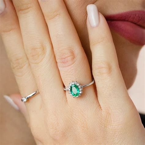 Anillos De Compromiso Diferentes Para Novias Virales Foto 14