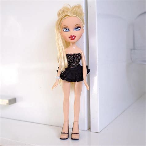 Bratz Step Out Cloe 🖤 Comes In Her Original Outfit Depop