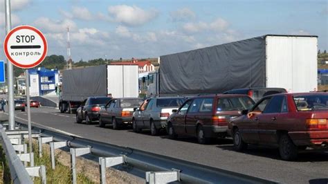 Чому на кордоні з Польщею утворилися величезні черги 24 Канал