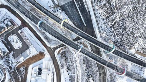 河北张家口：雪后冬奥冰雪“五环桥”景色迷人 人民图片网