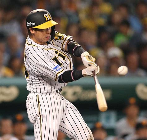 ＜神・巨＞2回1死一、三塁、梅野は右前に先制適時打を放つ（撮影・北條 貴史） ― スポニチ Sponichi Annex 野球
