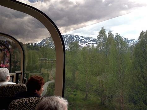 This Amazing Glass Top Train Ride In Alaska Is Gorgeous