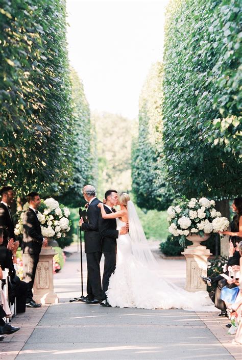 Elegant Chicago Botanic Garden Wedding Kristin La Voie Photography