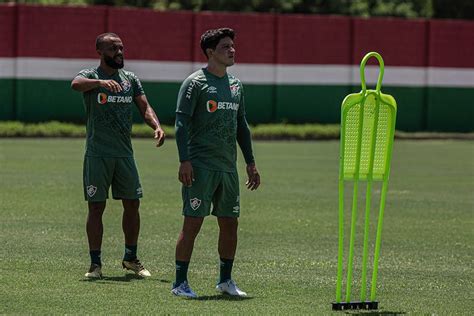 Veja imagens do treino do Fluminense na manhã desta segunda feira 16