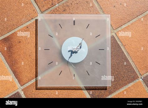 How To Fix Broken Clock Hands At Pat Griffin Blog