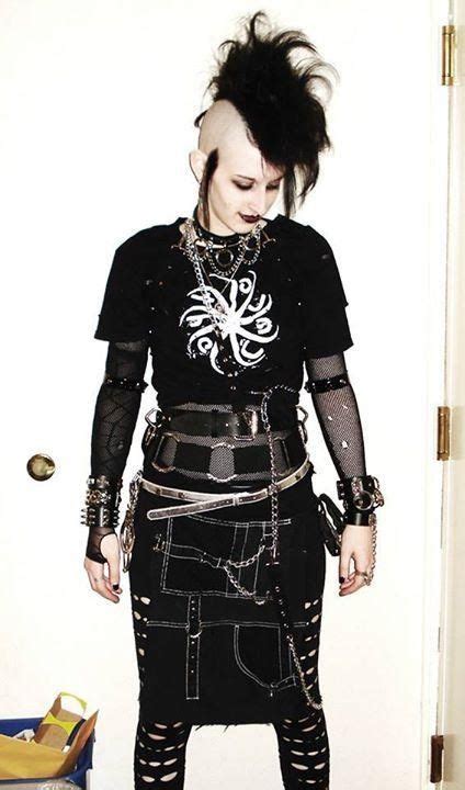 Pin By 𝕻𝖊𝖞𝖙𝖔𝖓 𝕶𝖆𝖙𝖍𝖗𝖞𝖓 On Fashion Inspoੈ🕸‧₊˚ Deathrock Fashion Punk Fashion Fashion
