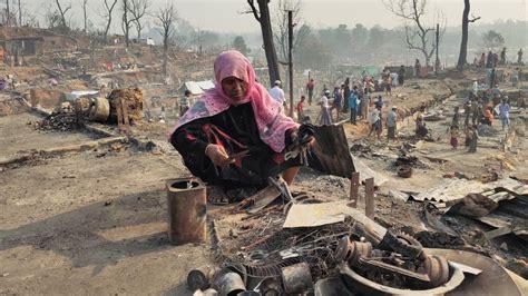 Rohingya Refugee Camp Fire Several Dead Hundreds Missing And